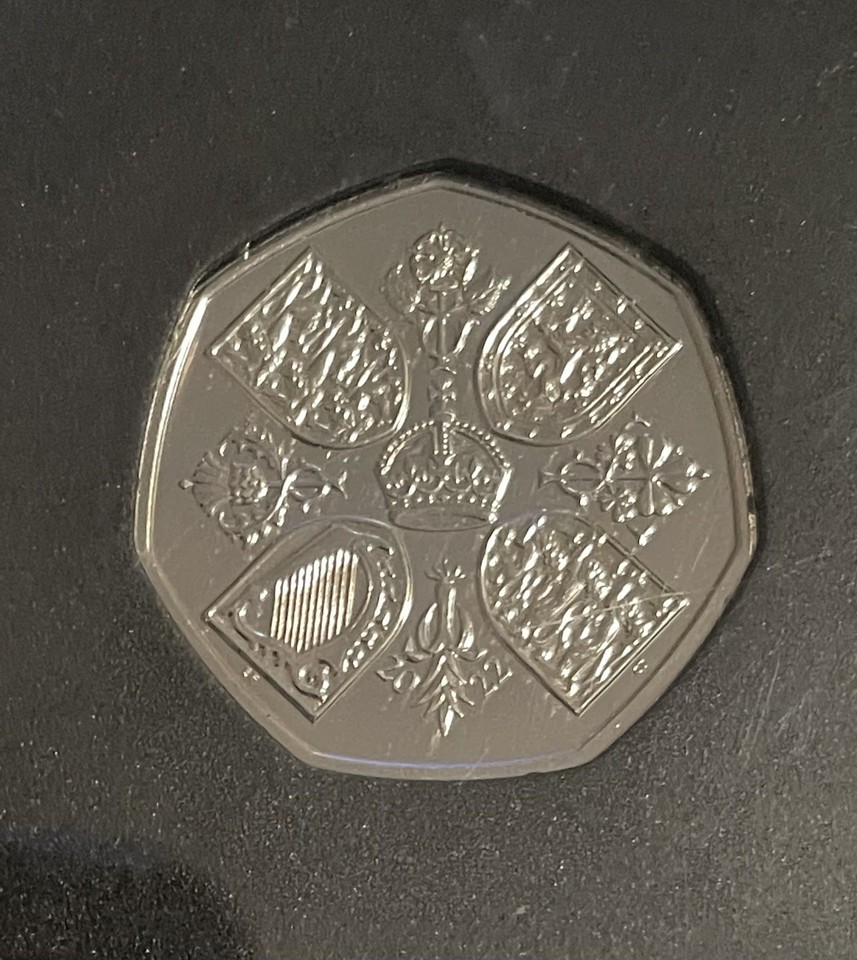 Queen Elizabeth II Memorial Uncirculated 50p Collector's Coin. | eBay ...