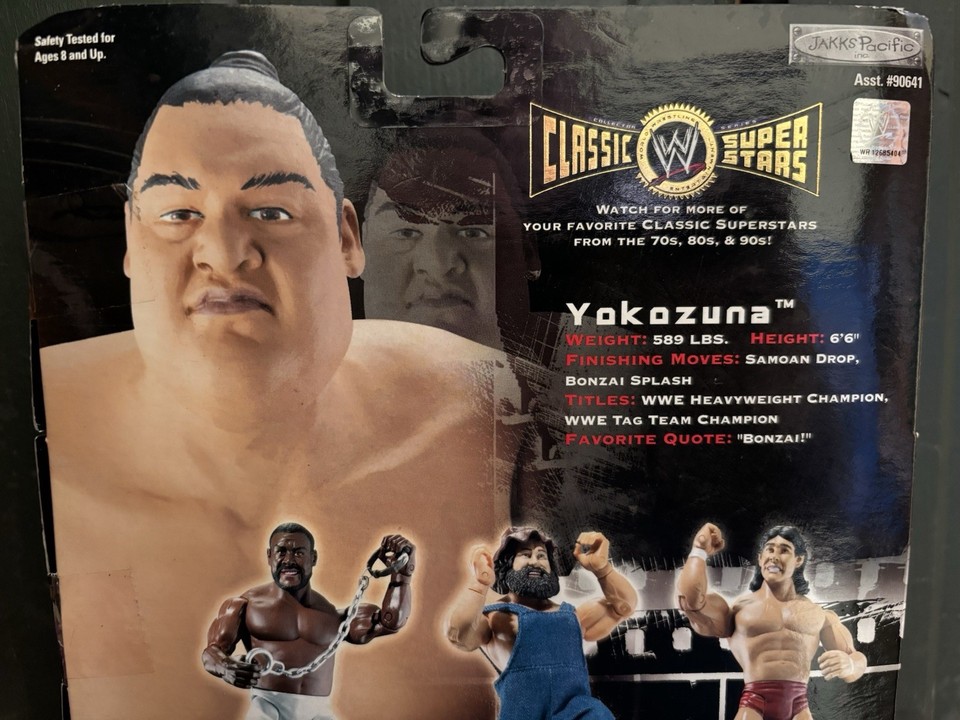 WWE WWF 2004 Jakks Pacific Classic Superstars Yokozuna Collector Series ...