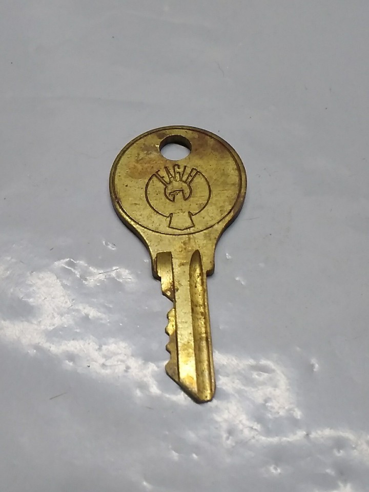 EAGLE LOCK Co. # 76P7 Desk Drawer Trunk Padlock Coin-op Lock Key USA | eBay