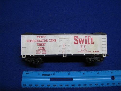 HO Scale Lifelike Swift Reefer - Freight Train | eBay