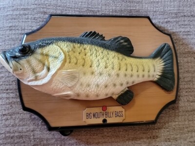 Novelties & Gifts - Wall Singing Fish
