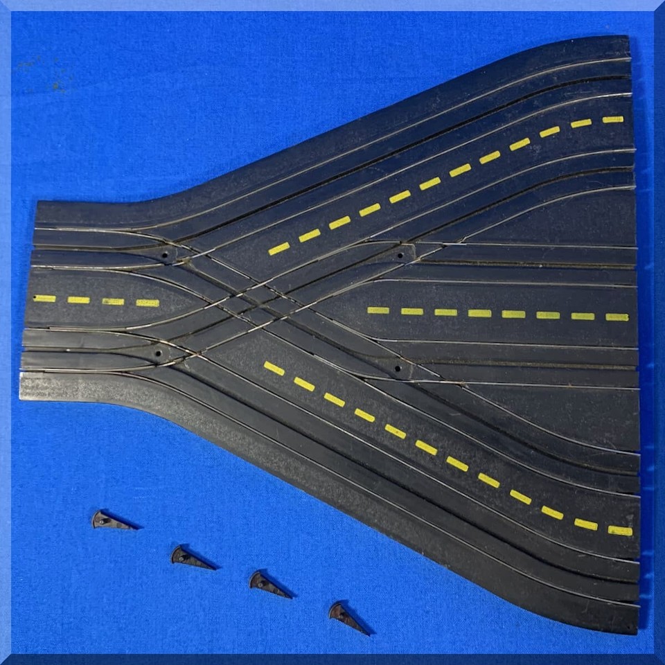 LIONEL RACEWAY HO SLOT CAR RACING 3 WAY 3W SWITCH TRACK #5431 PLUS 4 ...