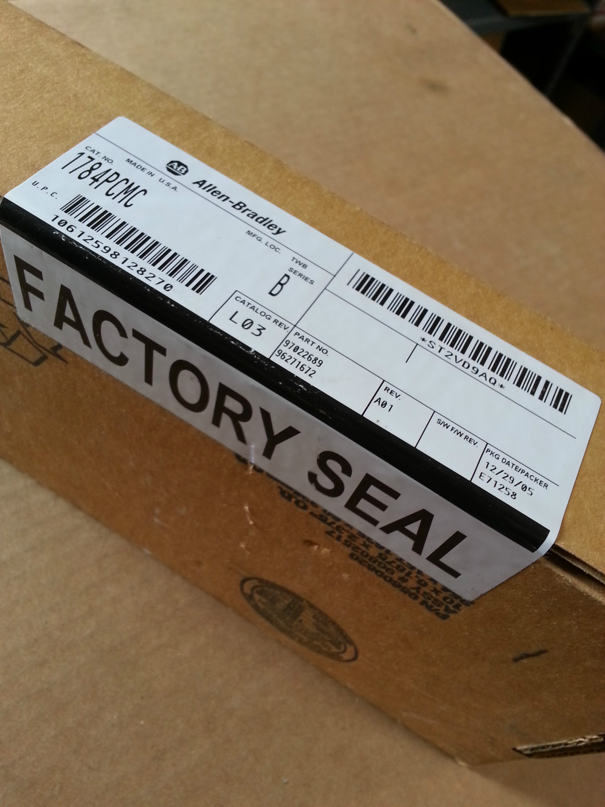 Allen-Bradley 1784-PCMC Bundle: 1784-PCMK PCMCIA Card & 1784-PCM5 Cable ...