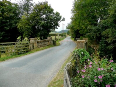 Photo 6x4 Road to Dumbleton Wormington Looking west over the Isbourne ...