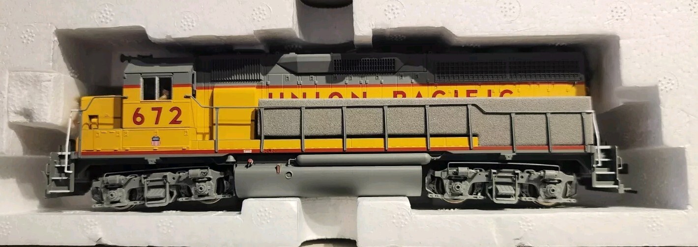 Atlas Master Silver Series HO Scale GP40 Low Nose Locomotive Union Pacific #672 | eBay