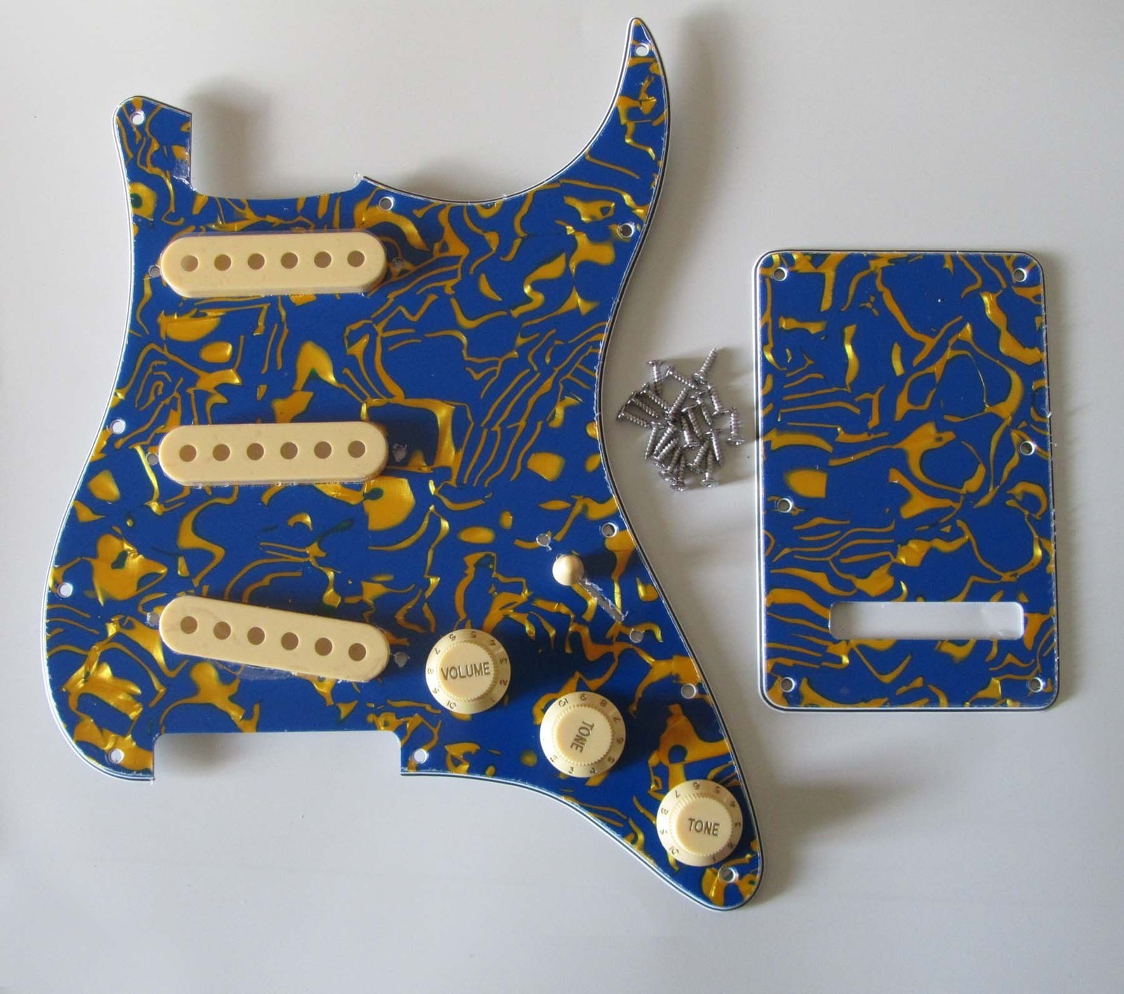 Strat/ST Pickguard Set Blue Shell w/ Cream Pickup Covers,Knobs,Switch ...