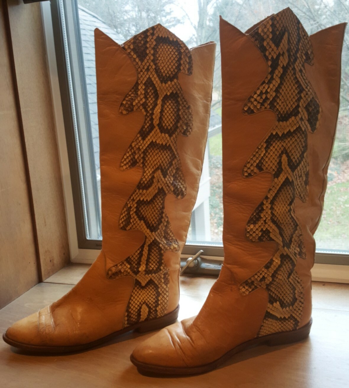Willy Van Rooy RARE Boots 17" High EUC - Gem