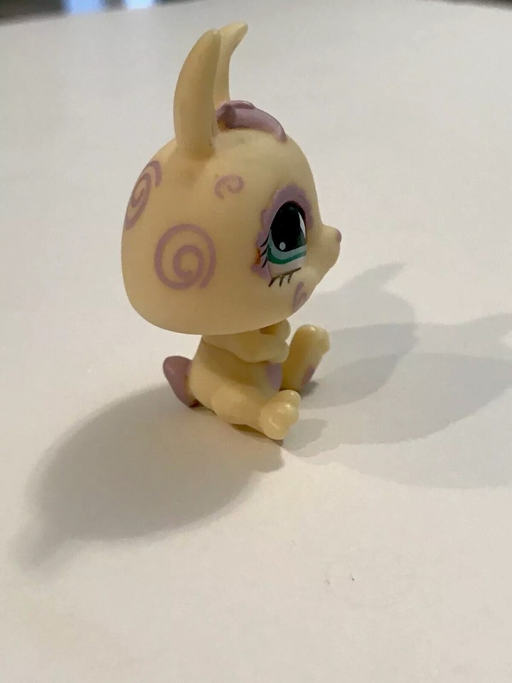 Littlest Pet Shop LPS #471 Yellow sitting Bunny Green Diamond Eyes ...