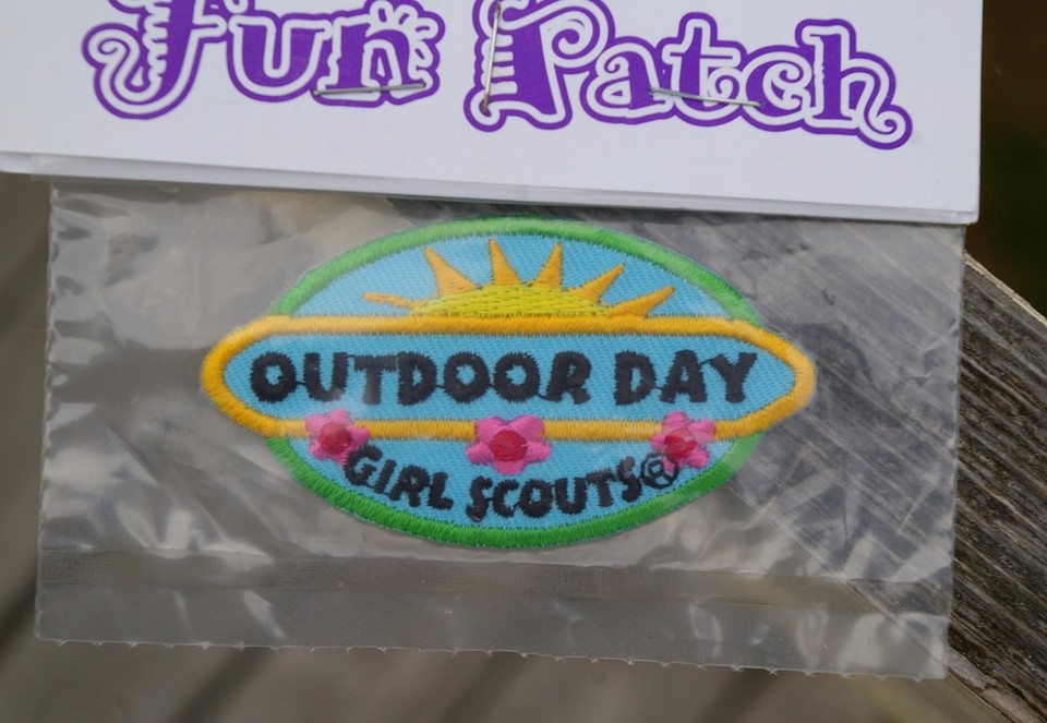 Girl Scouts Iron-On Fun Patch Outdoor Day Sun Flowers Embroidered Badge ...
