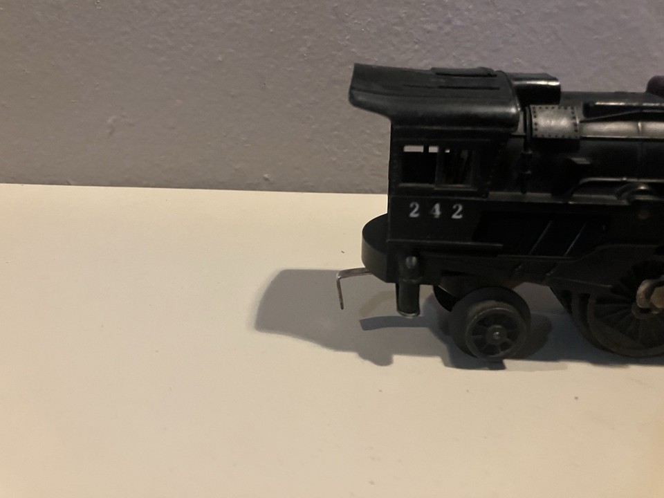 Lionel Lines 242 O Gauge Postwar 2-4-2 Black Plastic Steam Engine ...