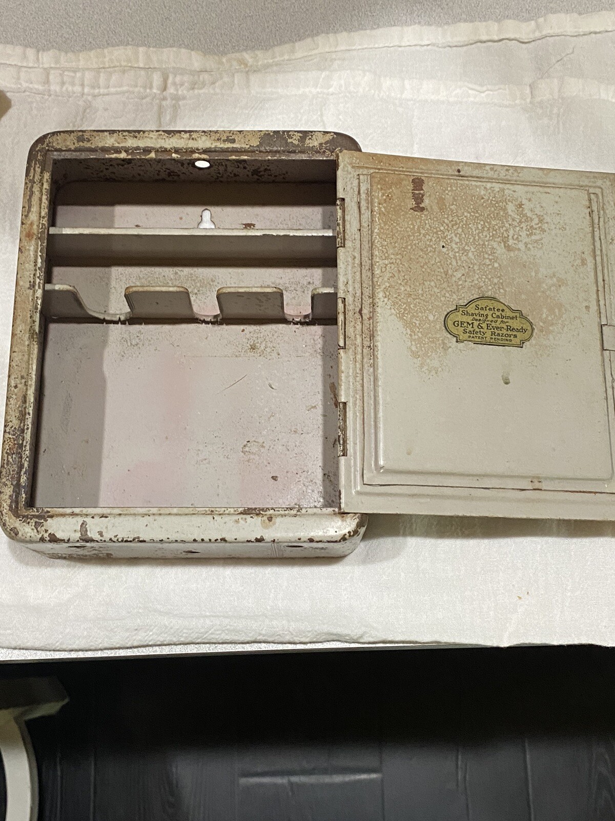 Safety Razor Cabinet With 3 Antique Razors, Blades And Shaving Cream ...