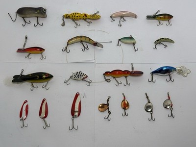 Lot of (19) Vintage Fishing Lures Heddon Kautzky Flatfish HotLips ...