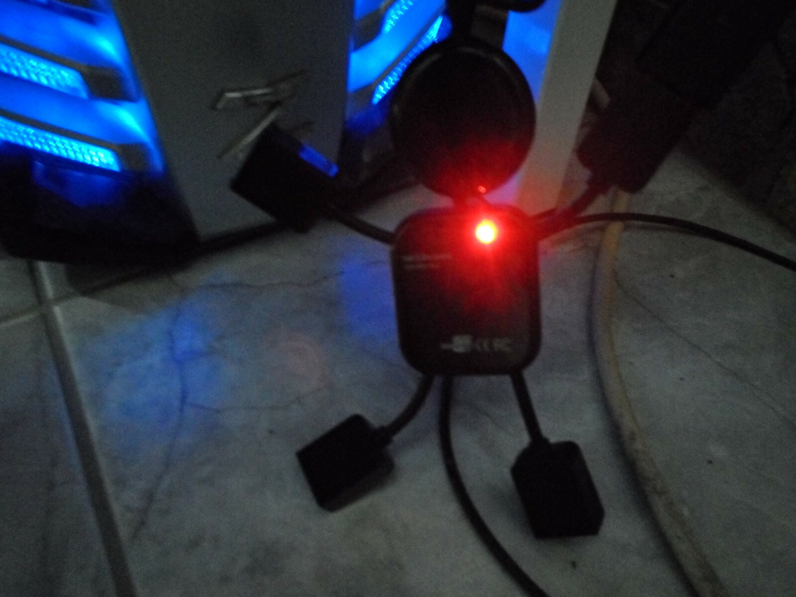 ITP PRODUCTS BLACK USB HUB - MAN FIGURE - HUBMAN EXPANDS TO 4 USB 2.0 ...