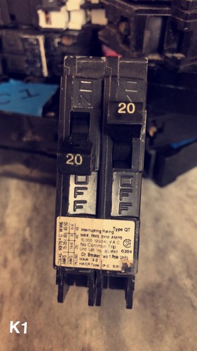 SIEMENS Q2020 Twin Breaker, 20/20A, 1P, 120/240V, Plug-In | eBay