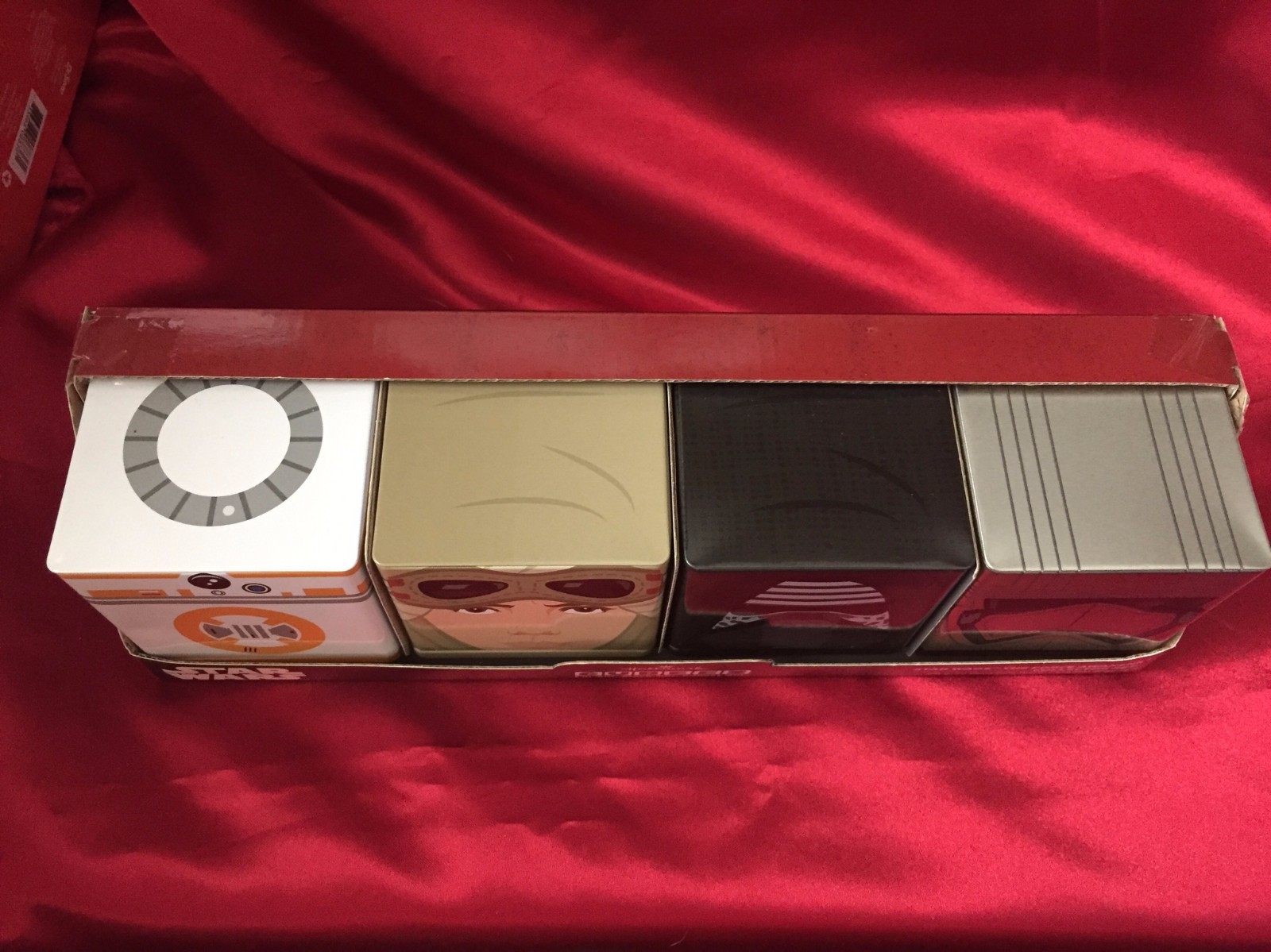 Hallmark CUBEEZ - Star Wars: The Force Awakens Characters Container Set ...