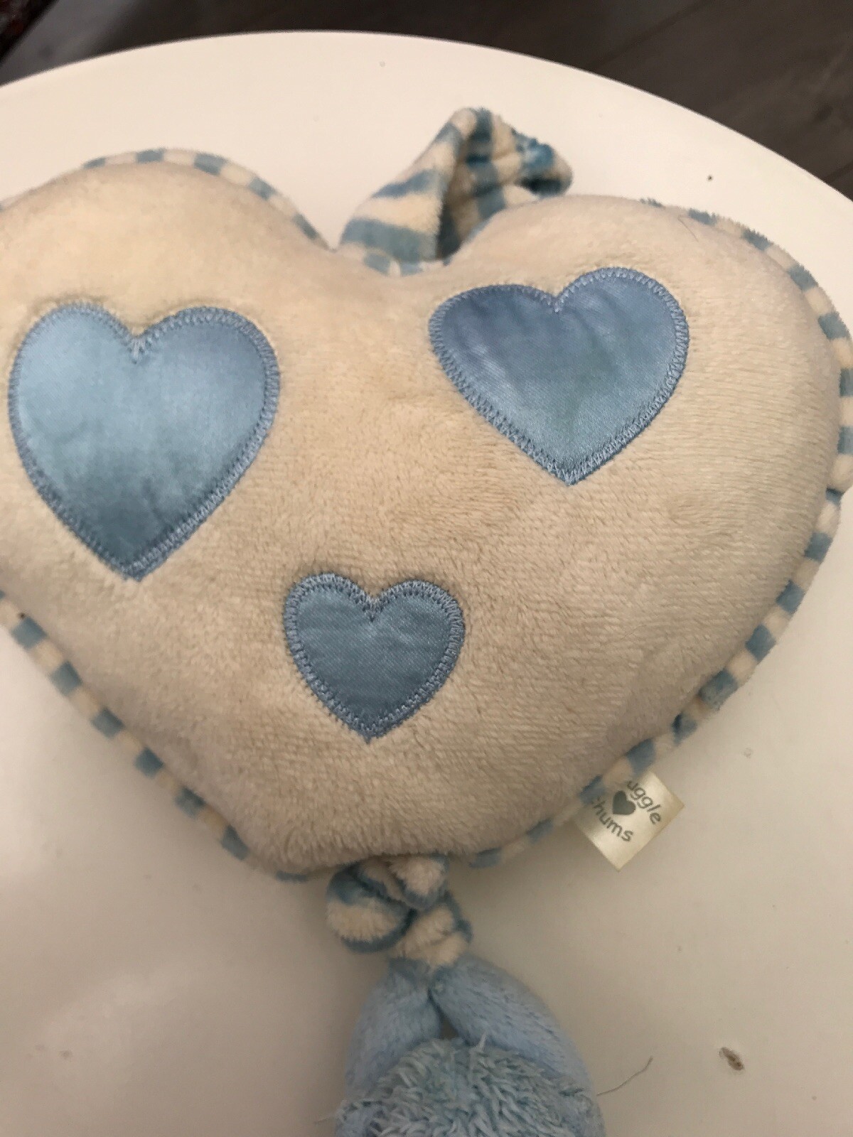 TOYS R US SNUGGLE CHUMS BLUE CREAM BEAR HEART PULL STRING MUSICAL BABY ...