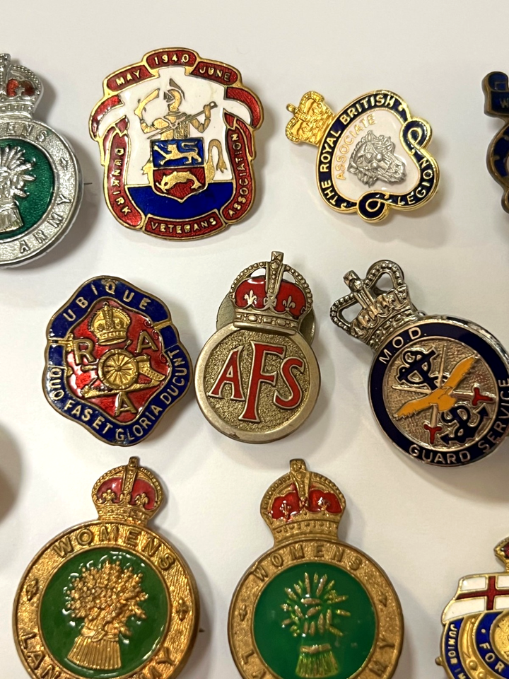 Job Lot 27x Vintage Military Army MOD Cap Button Pin Badges Metal ...