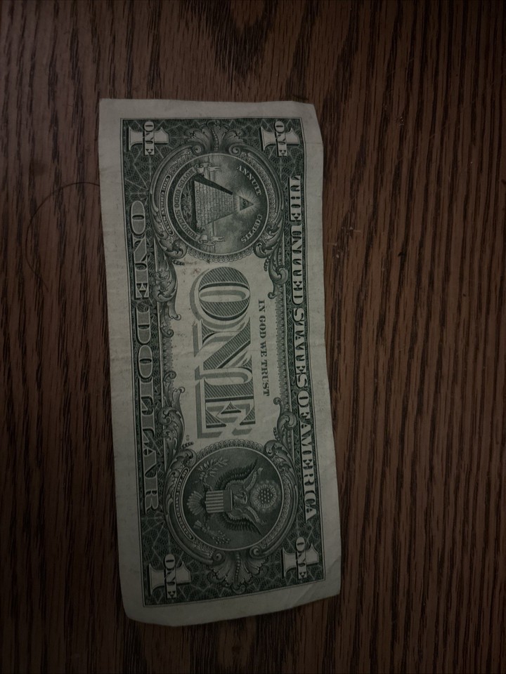 76767636 6 One Dollar Bill Series 2017 Creases Down Middle Long Ways ...