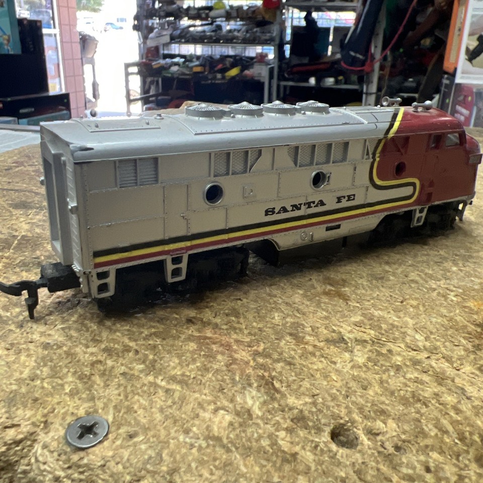 Model Power HO Santa Fe Diesel Locomotive Engine | eBay