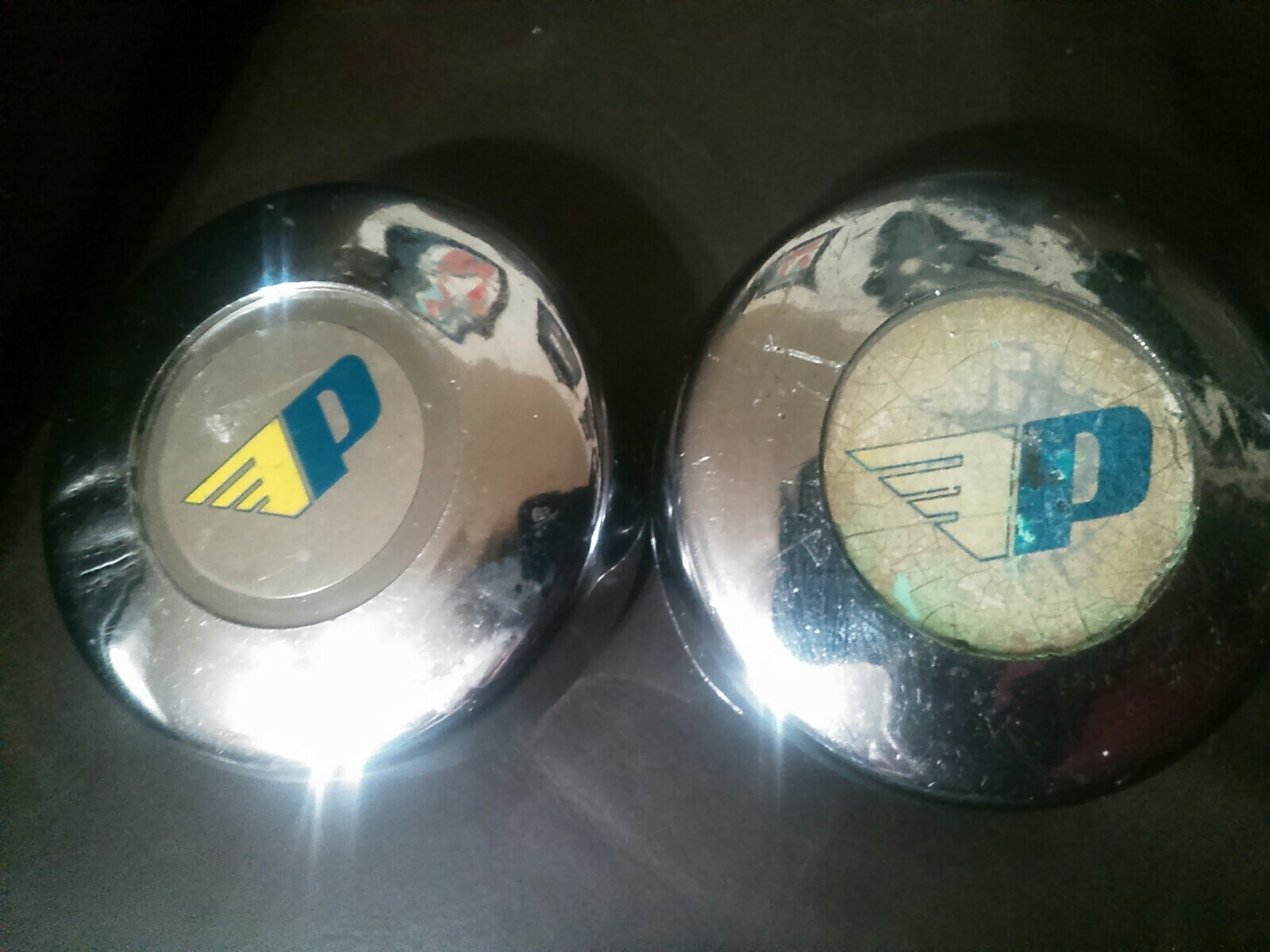 Progressive (Vintage decal style ) centercaps aftermarket chrome ...