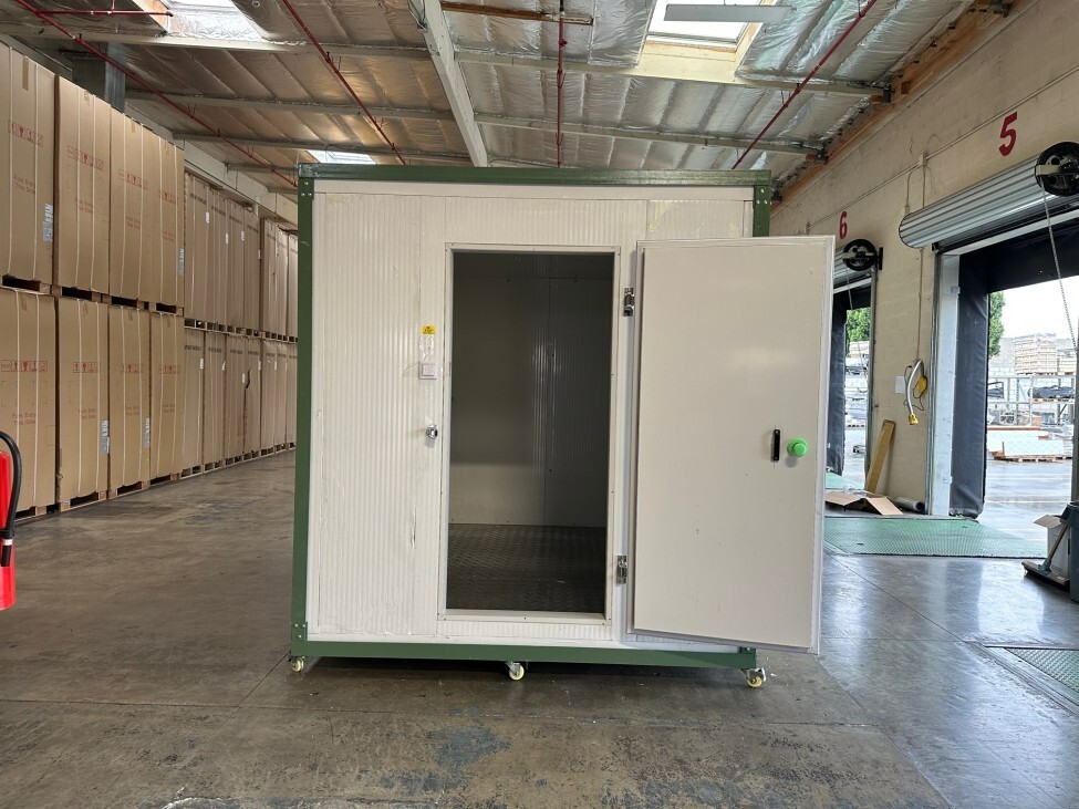 NEW Portable Walk In Freezer Insulated Ice Storage Mobile Caster 10' x ...