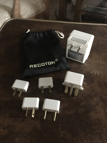 Recoton Travel Voltage Converter & 5 Adapters (Europe, South America ...