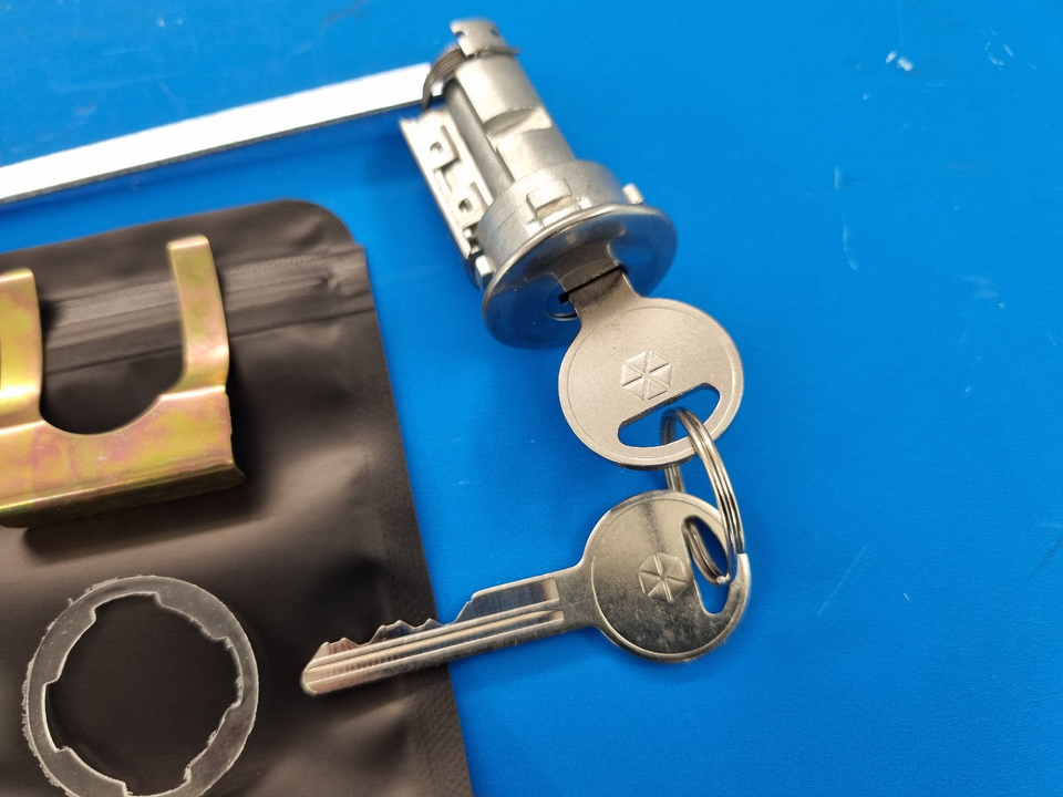 CHRYSLER VALIANT BOOT LOCK R S AP5 AP6 VC VE VF VG VH VJ VK CL CM ...