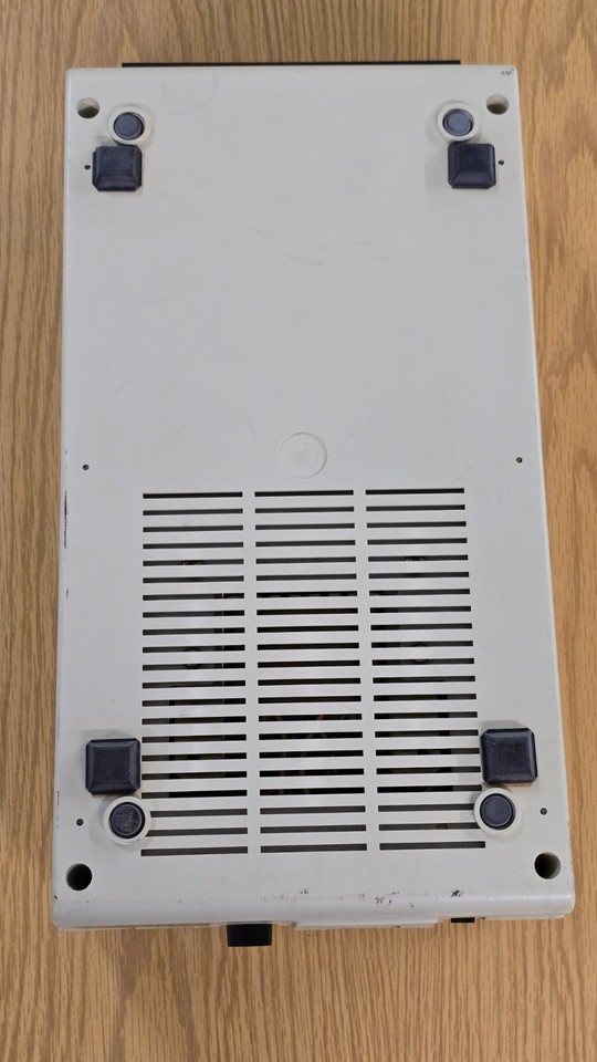 Commodore VIC-1541 Single Drive floppy disk Commodore 64 Powers On w ...