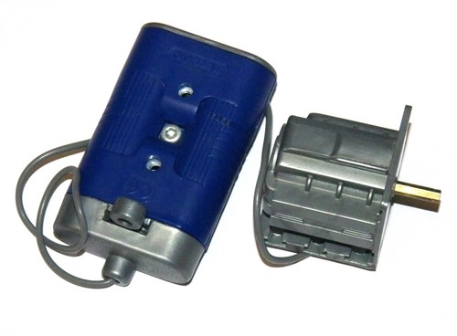 Meccano 3 Volt DC Motor and Battery Box A651 | eBay