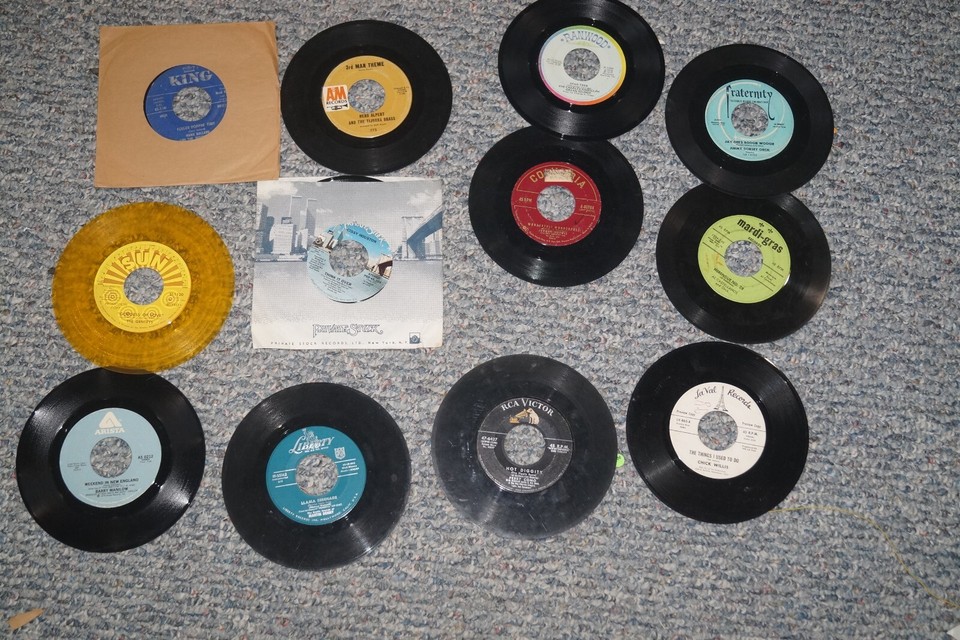 Nice Lot Of 25 45's Records Jukebox 7" 45 rpm from jukebox Mixed Genres ...
