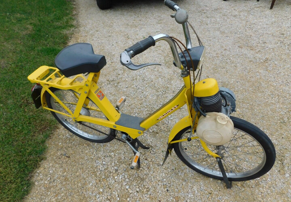 NEAT VINTAGE VELO SOLEX MOPED BIKE MADE IN FRANCE WITH GAS ENGINE RARE ...
