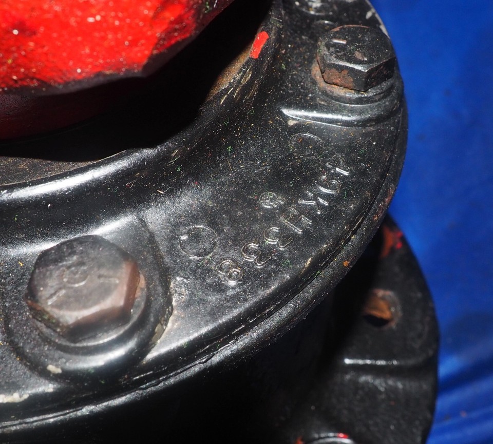 Mack LP92 4.50 Rapporto Posteriore Asse Differenziale Pignone Montaggio ...