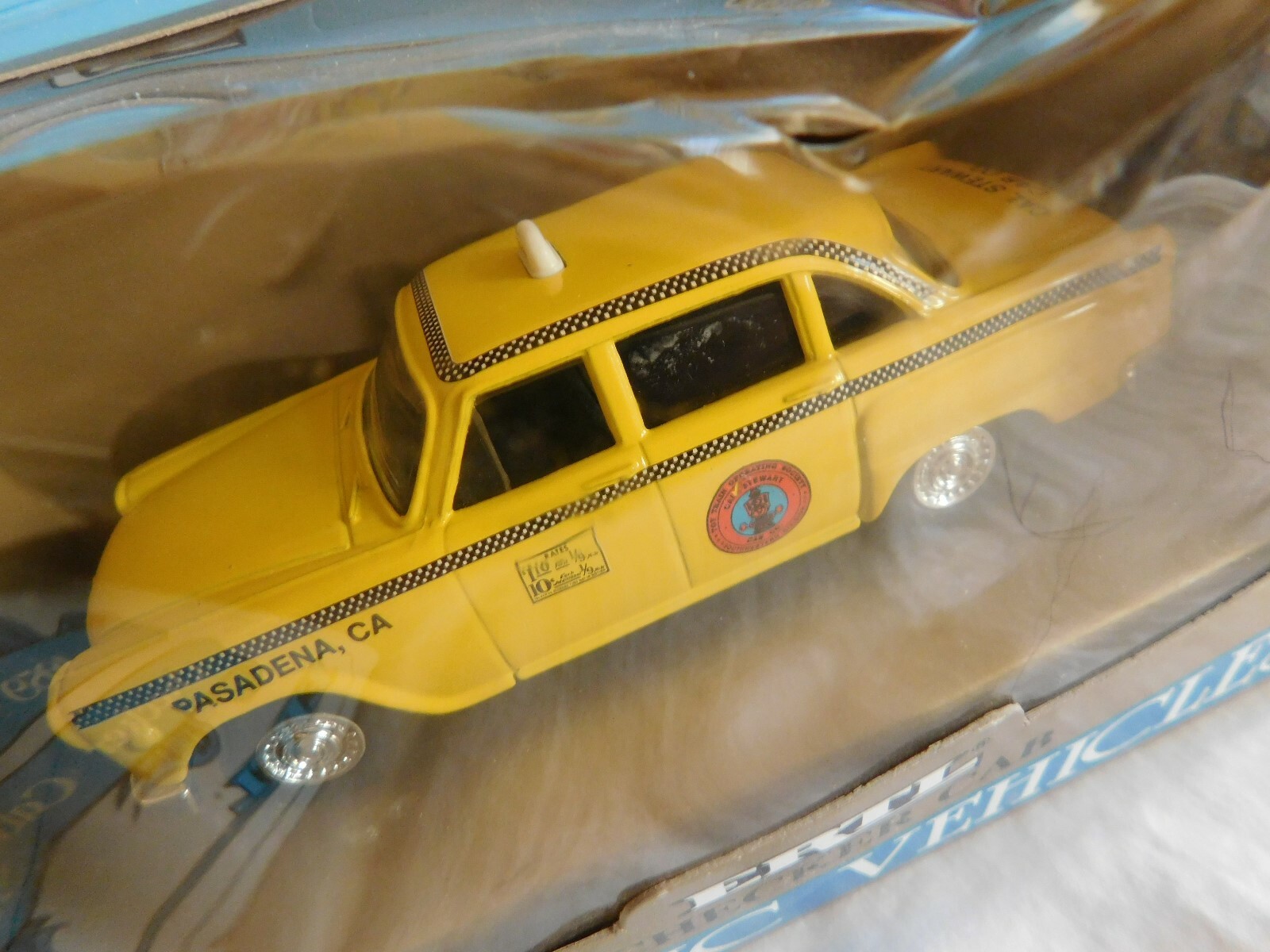 Lot of 2 Ertl Classic Vehicles Checker Taxi Cab 1:43 Scale Diecast New ...