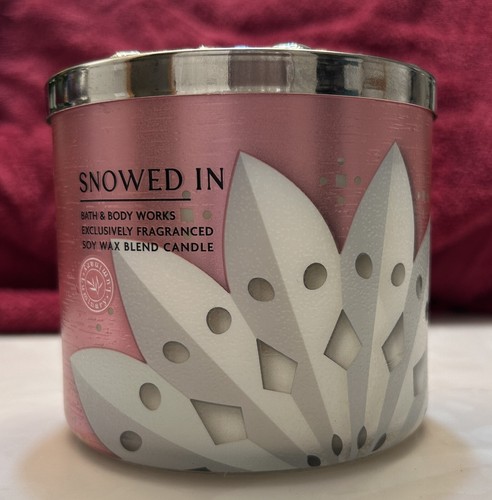 Bath & Body Works Candle “SNOWED IN” 14.5 Oz Candle | eBay
