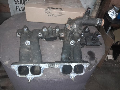 1985-1988 Toyota Pickup 22RE Lower Intake Manifold | Genuine OEM