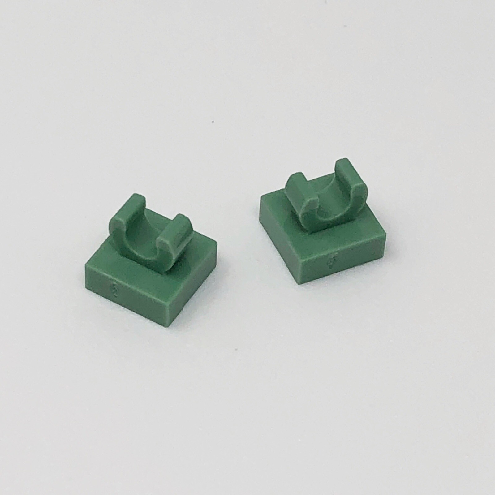 15712 LEGO Parts Tile Modified 1x1 w/ Open O Clip SAND GREEN (2) | eBay