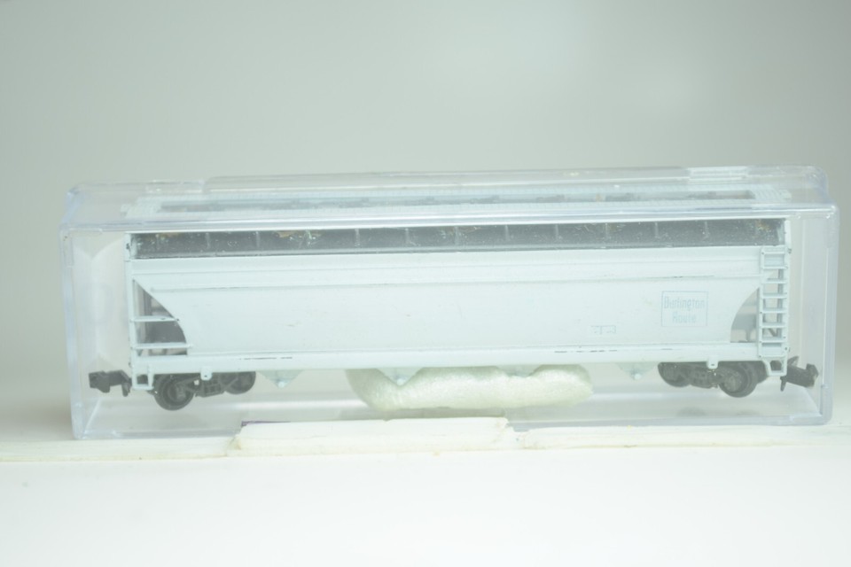 N Scale cars BN NP PRR SSW GN UP CN TOFC FLAT REEFER BOX sold ...