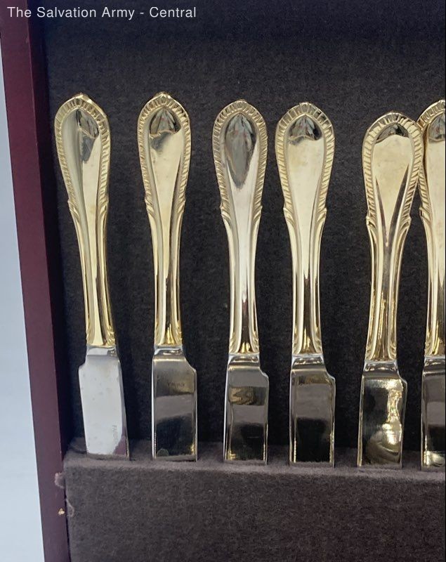 Assorted Farberware Gold Pleated Elegant Pattern Flatware Set With Box ...