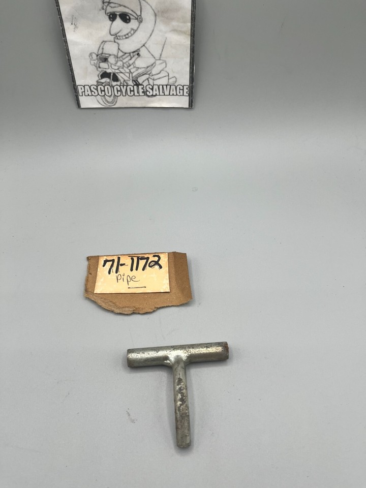 NOS- Triumph late T150 Oil Pipe (Tee) 71-1172 | eBay