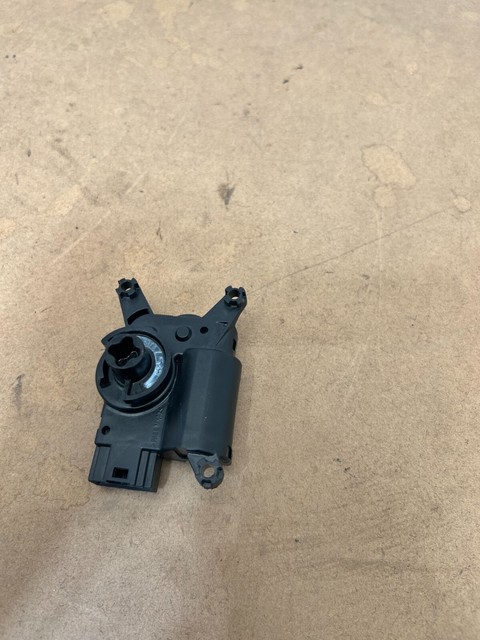 Audi Q7 VW Touareg Porsche Cayenne Air Heater Flap Motor Actuator ...