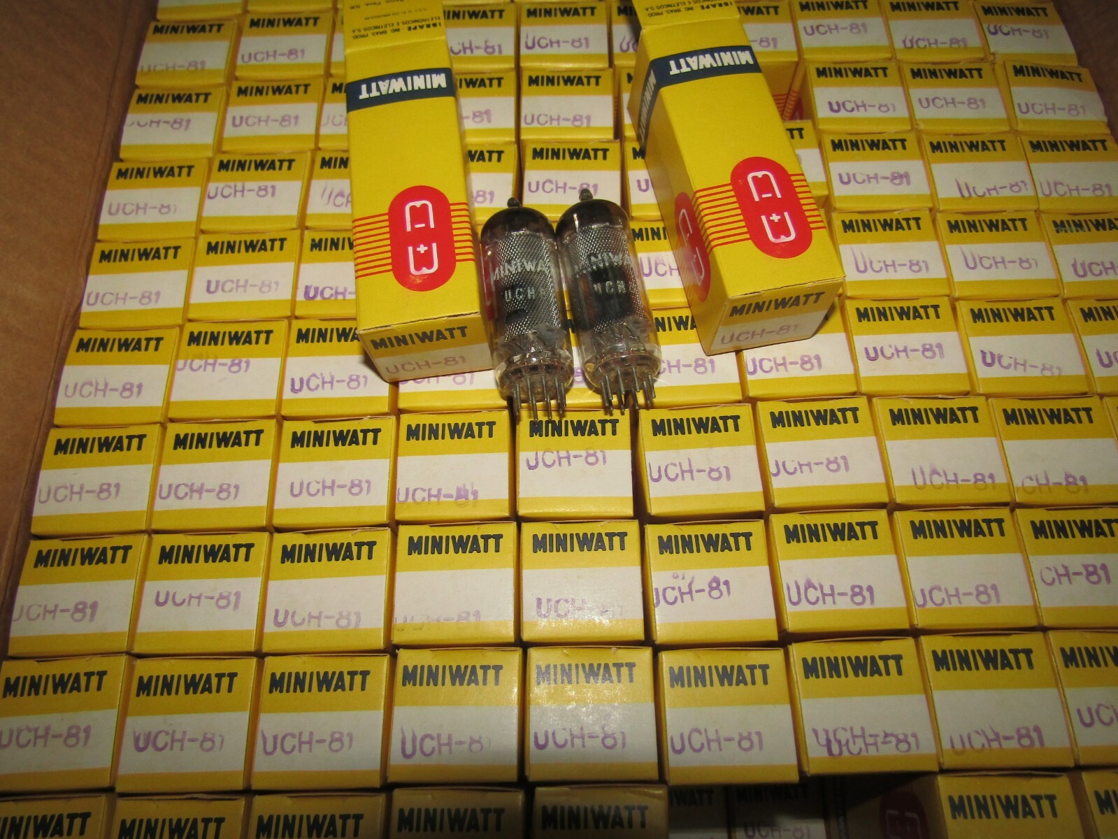 UCH81 = 19AJ8 = 19D8 tube valve Miniwatt Philips (50 pcs) | eBay