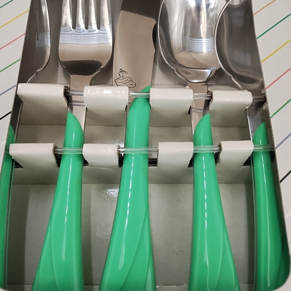 New Fiesta Sea Mist Swirl 5 Piece Flatware Place Setting Silverware ...