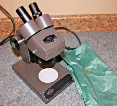 Microscopes - Laboratory Microscope