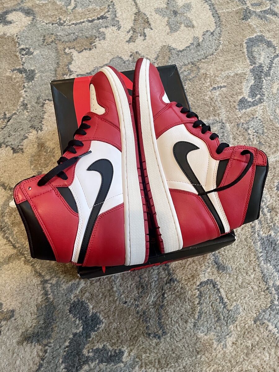 Nike Air Jordan 1 Retro High OG Chicago 2015 Pre-Owned Size Nike Air Jordan 1 Retro High OG Chicago 2015 Pre-Owned Size