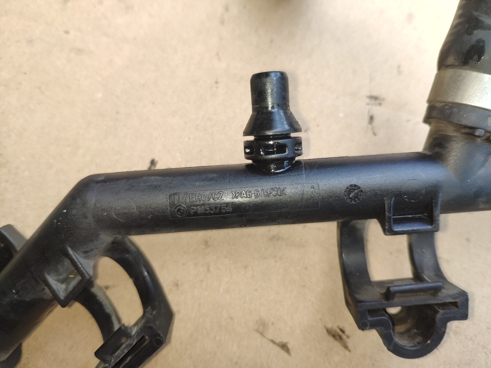 2012 BMW 750 I F01 F02 Radiator Coolant HOSE / LINE 17127575431-03 ...