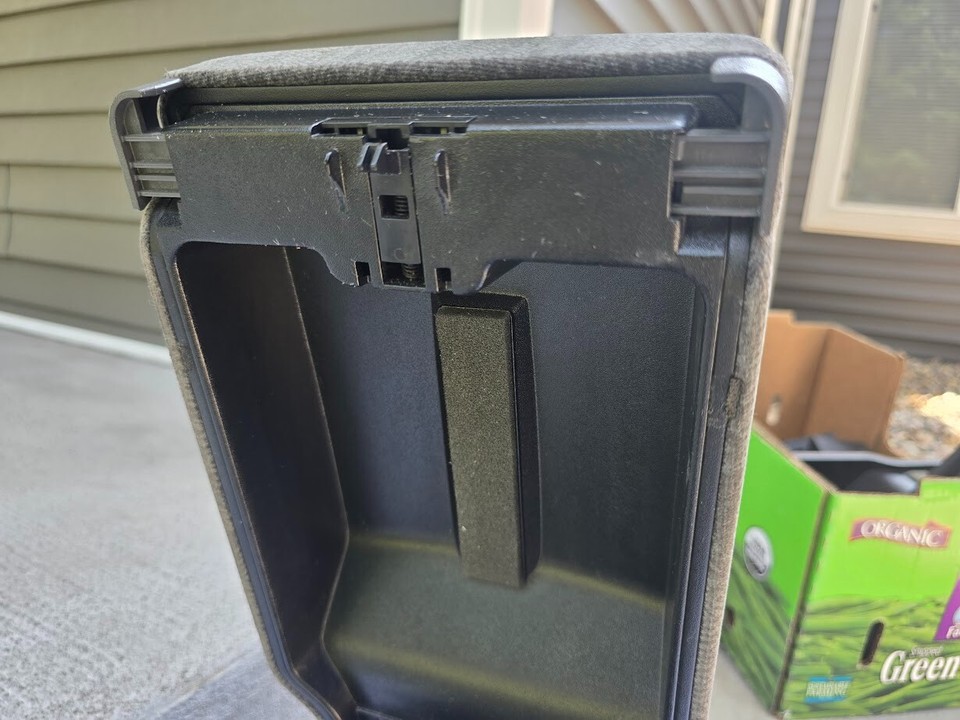 Buick LeSabre 2003-05 Center Console Lid Cup Holder Armrest Dark Gray ...