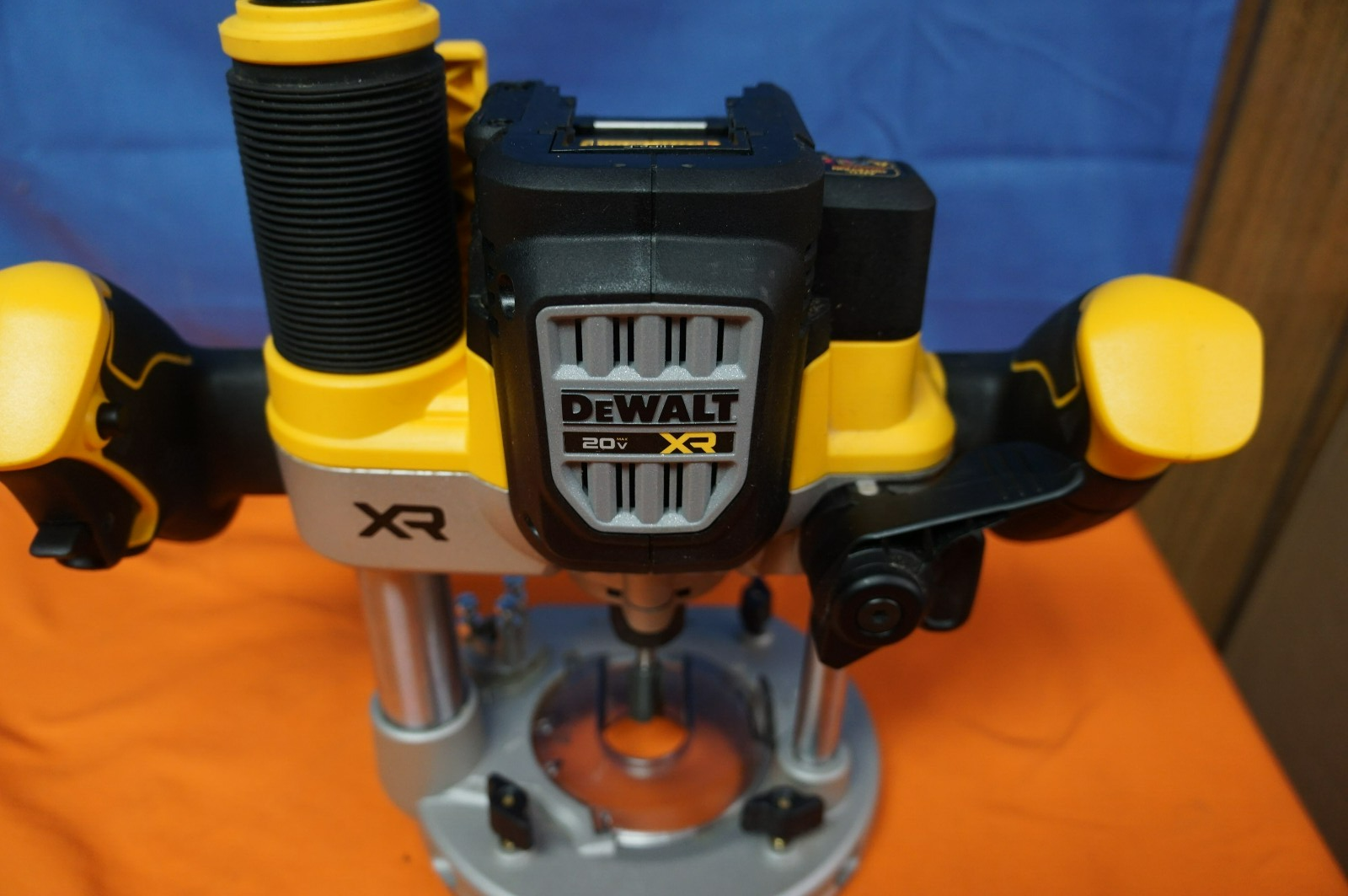 DeWalt DCW620 XR Plunge Router Max 2-1/4 HP Brushless Cordless Bare ...