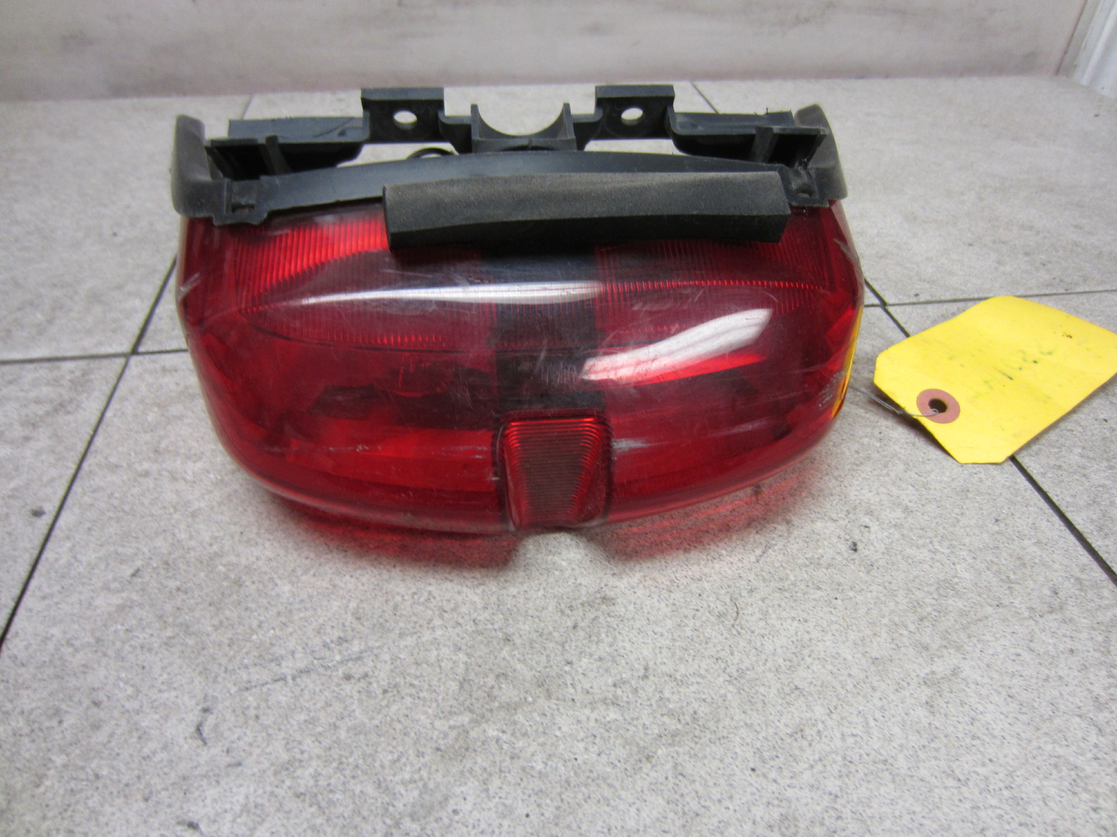 99-00 YAMAHA YZF R6 YZFR6 OEM REAR TAIL TAILLIGHT BACK BRAKE LIGHT | eBay