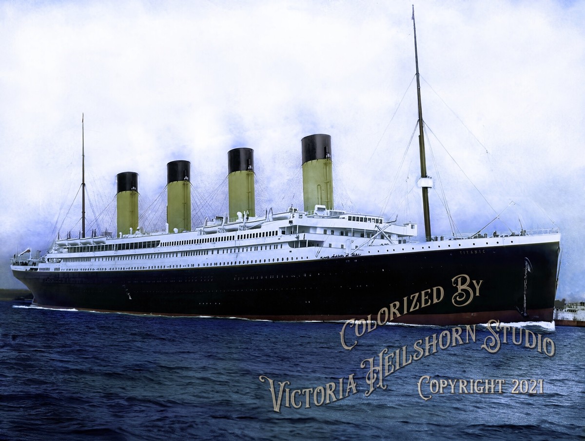 Rms Titanic Color Titanic Model (90cm X 30cm, Artist Unknown, Colour