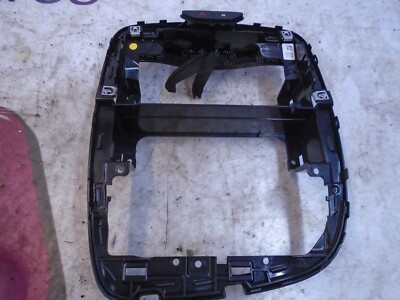 2018 RENAULT CLIO DYNAMIQUE NAV MK4 1.2 PETROL CENTRE CONSOLE BRACKET ...